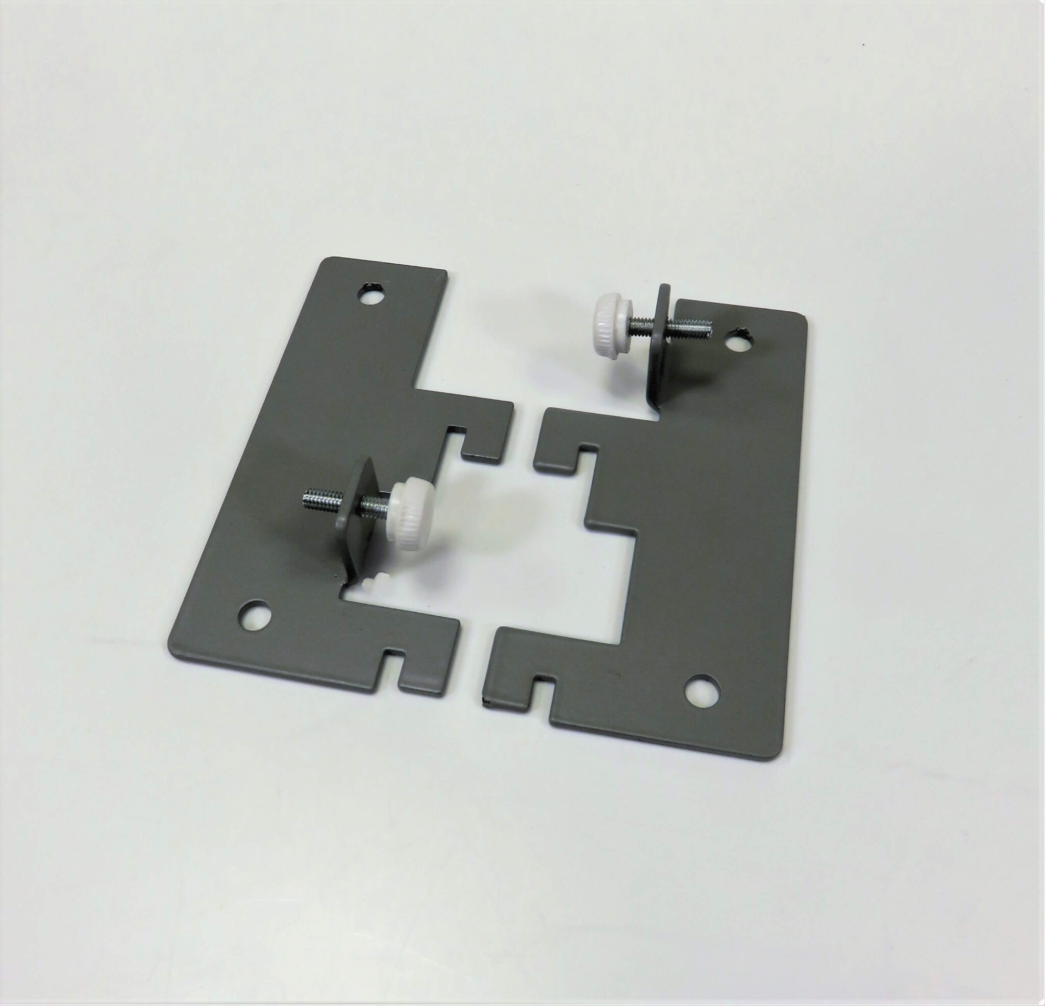 Small Aisle Fin Upright Bracket - HL Display Ireland